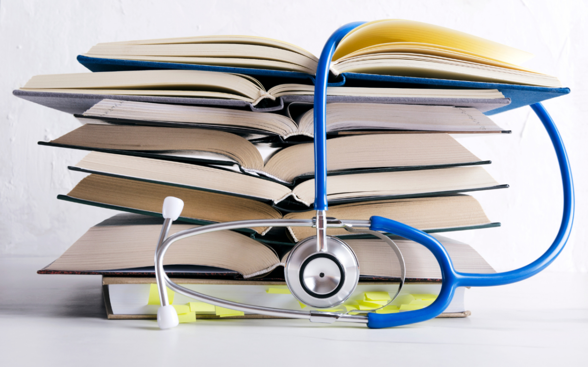 8 Books Every Nursing Student Should Read | Tips & Insights for ...